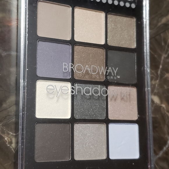 Broadway | Makeup | Nwt Broadway Eyeshadow Pallet | Poshmark